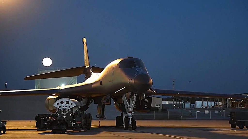 VIDEO: B-1B Lancer Night Ordnance Load and Take Off – Military Aviation ...